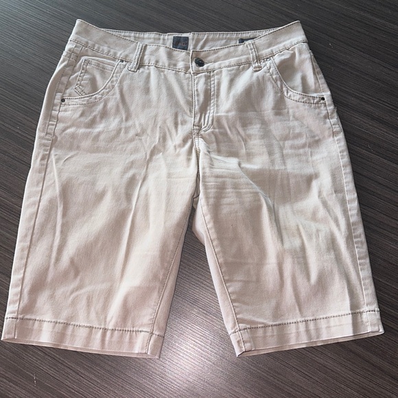 Jag Jeans | Shorts | Jag Shorts Size 8 Light Beige Color Bermuda Style ...